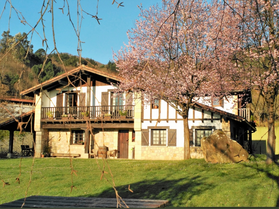 693 Gîtes Pays Basque de 15€, Location de Vacances | Gites.net