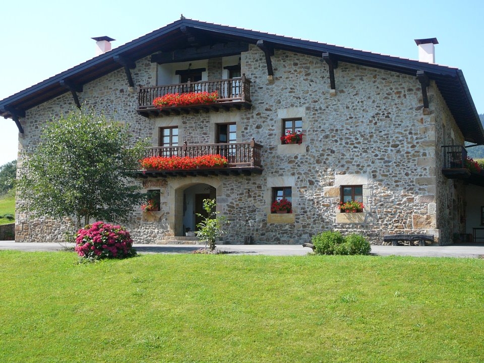 1 Holiday Cottages & Country Houses in Zerain, Gipuzkoa from 31 ...