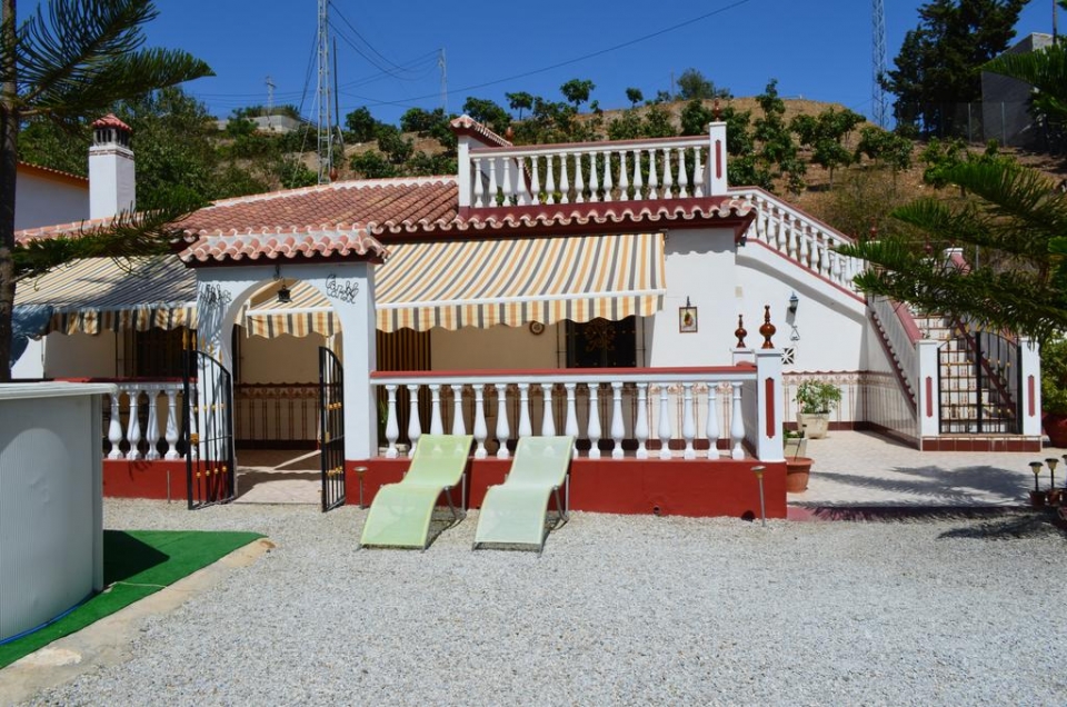 1 Holiday Cottages & Country Houses in Almayate Bajo, Malaga from 25 ...