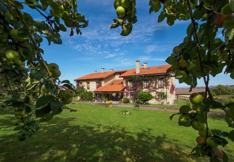 1 Holiday Cottages & Country Houses in Cefontes, Asturias from 34 ...