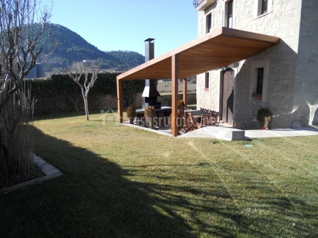 Casas Rurales con Barbacoa en Montmajor | CasasRurales.net